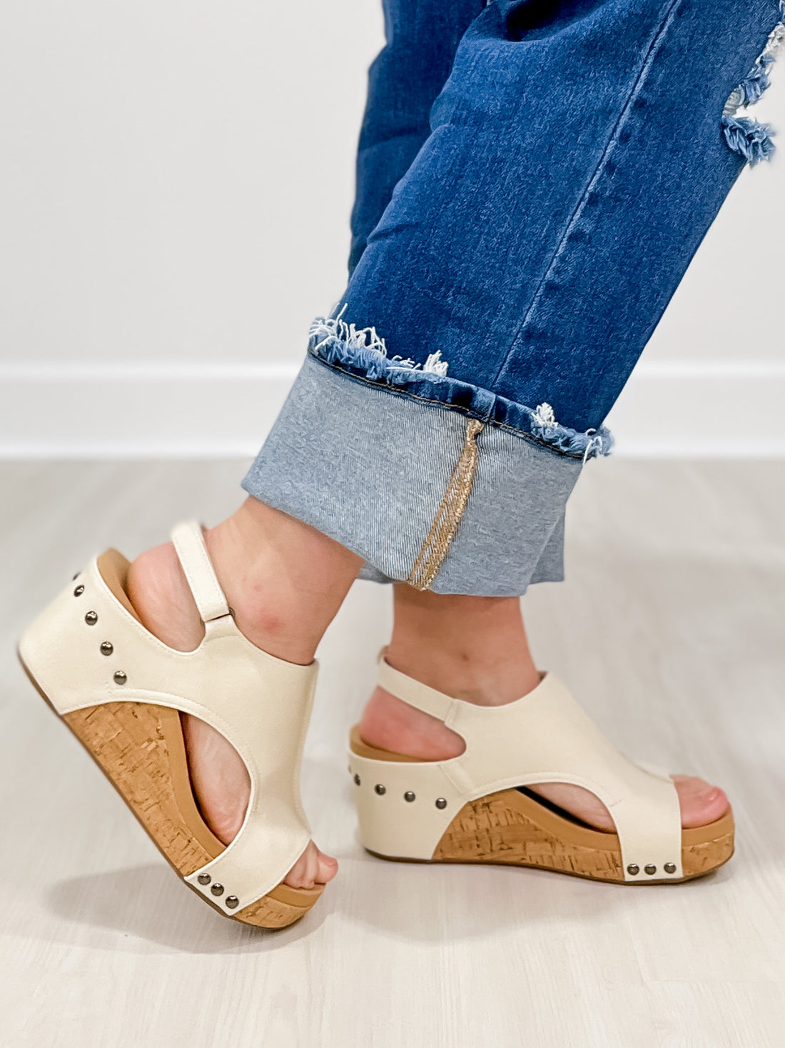 Corkys Carley Wedge in Cream – Emma Lou's Boutique